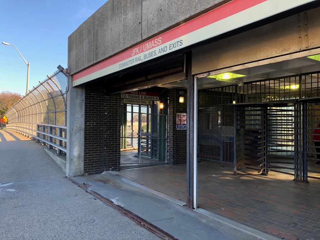 Citing Structural Hazards, T Shuts Down Critical Access Point to JFK ...