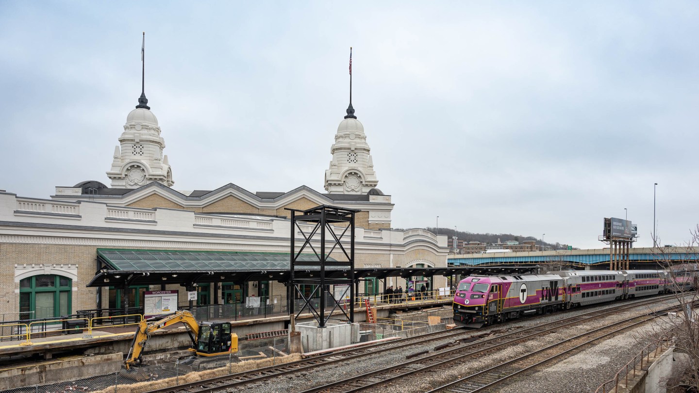 A New Fence Welcomes T Riders To Worcester's Union Station ...