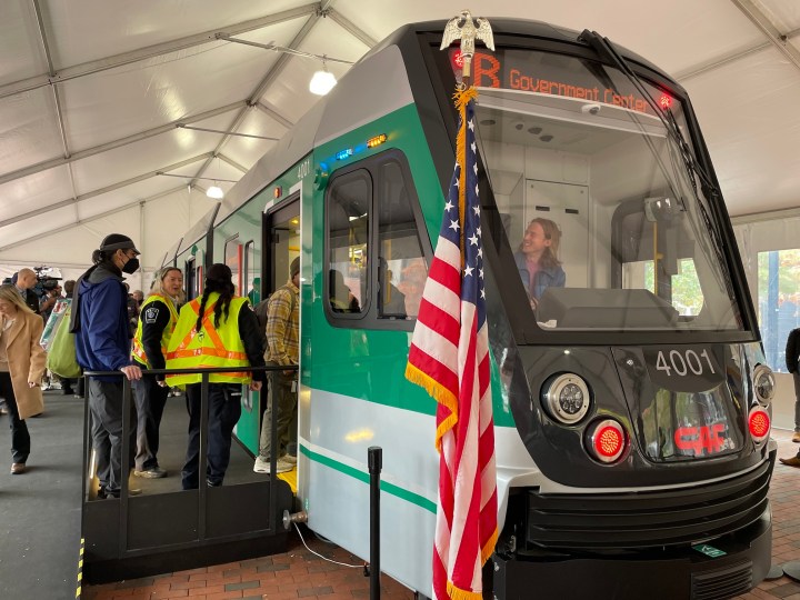 Photos: The MBTA's New Green Line Train, Arriving 2027 - Streetsblog ...