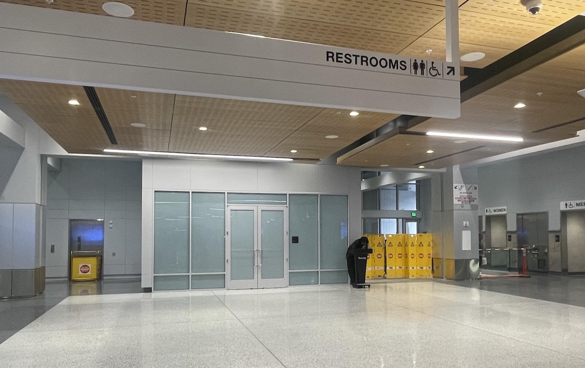 MBTA Opens New Intercity Bus Concourse at South Station - Streetsblog ...